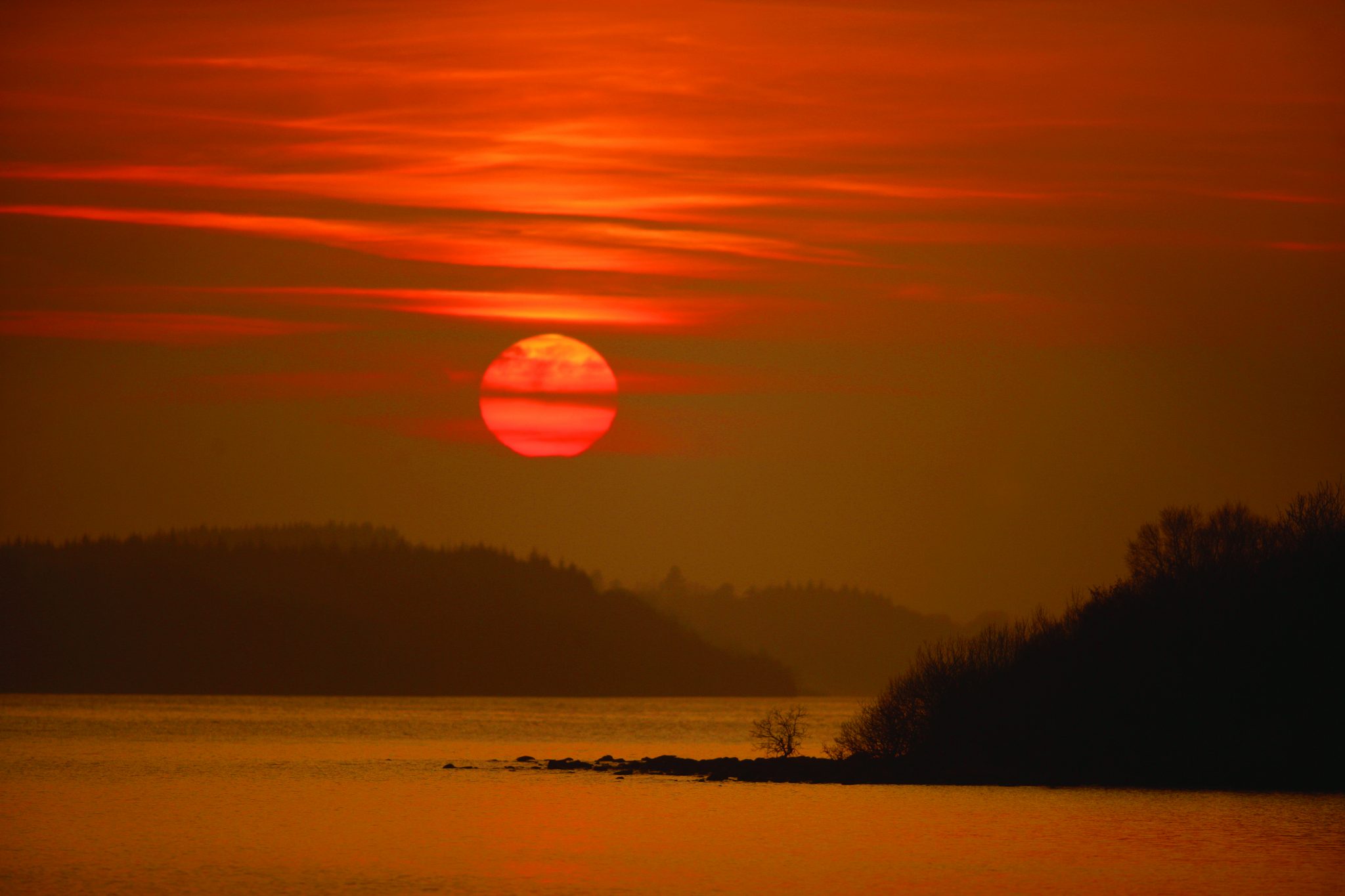 Explore Lough Erne: Scenic Boating, Fishing & Luxury Lodging